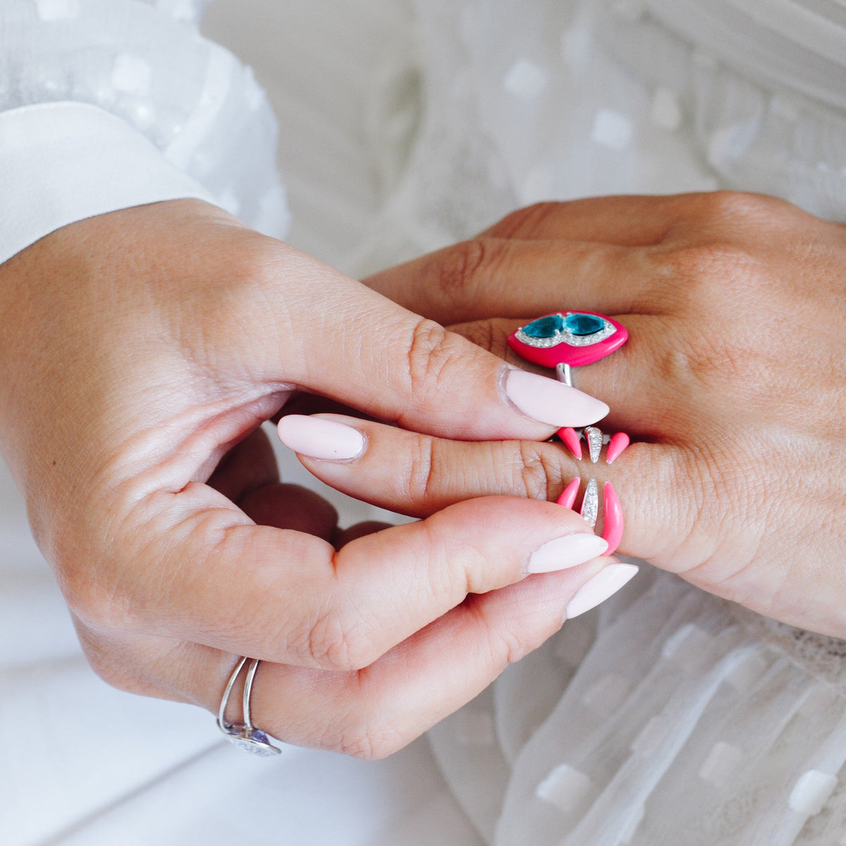 Lumi Claw Ring - Fluorescent Fuchsia Enamel